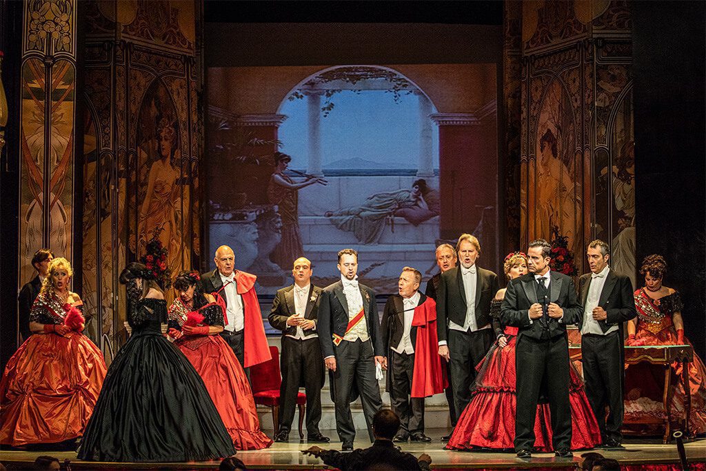 What is the story of La Traviata the opera? | I Virtuosi dell'opera di Roma
